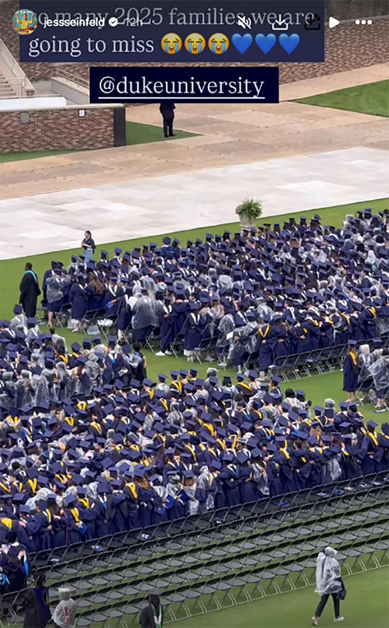 Jerry Seinfeld takes rare photo with 3 kids as son Julian graduates ...