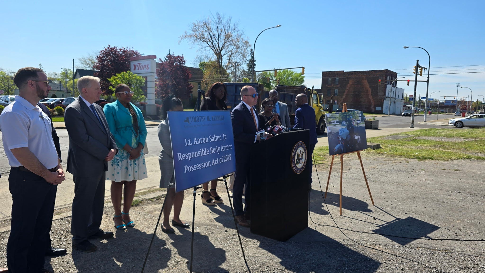 Congressman Tim Kennedy proposes a bill to ban military-grade body armor