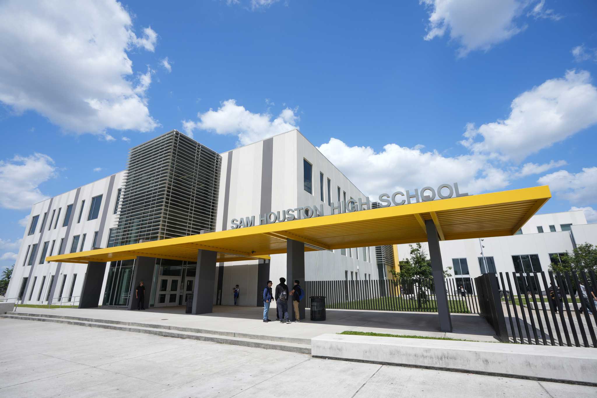 HISD's Sam Houston MSTC principal announces departure amid 21 principal ...