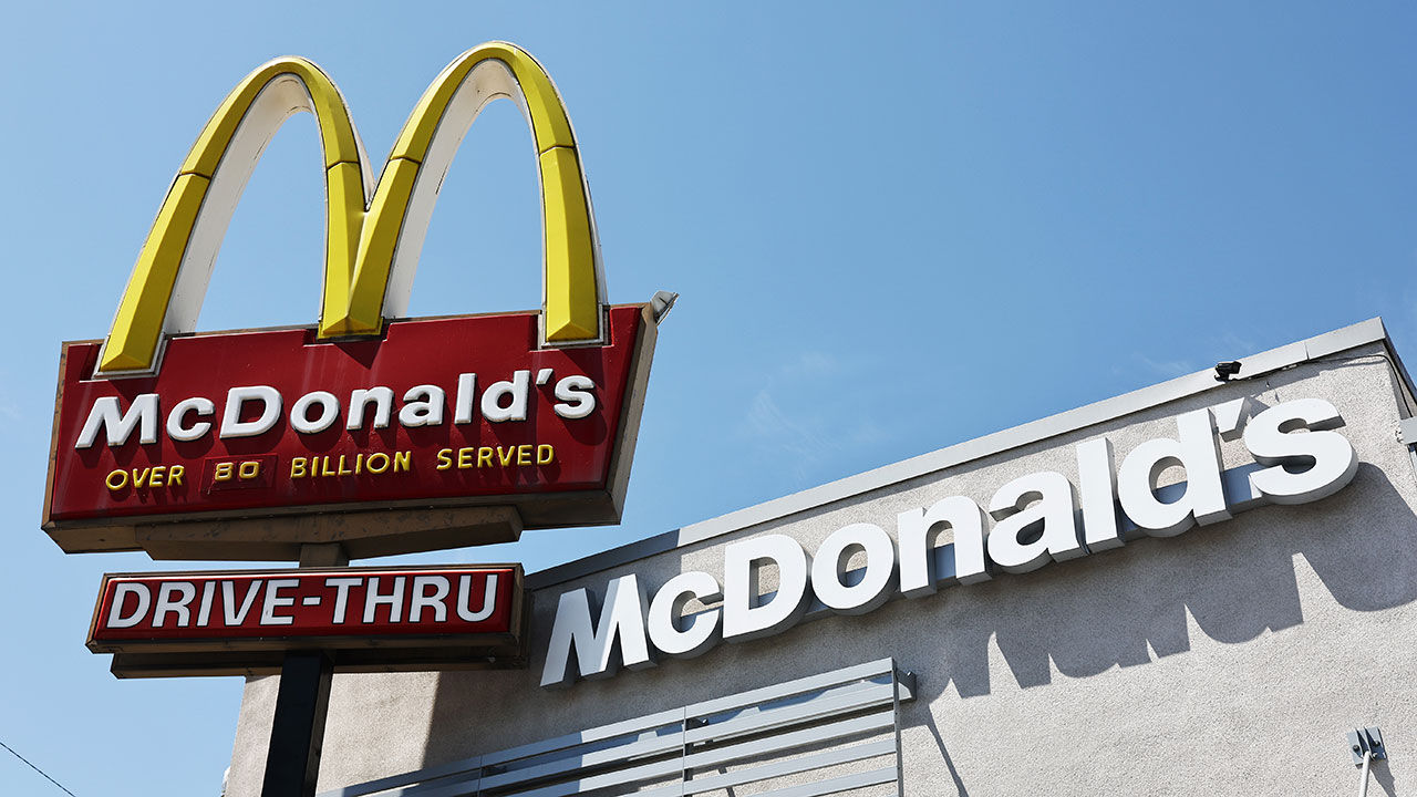 McDonald's bringing back fried apple pie to celebrate America's 250th ...
