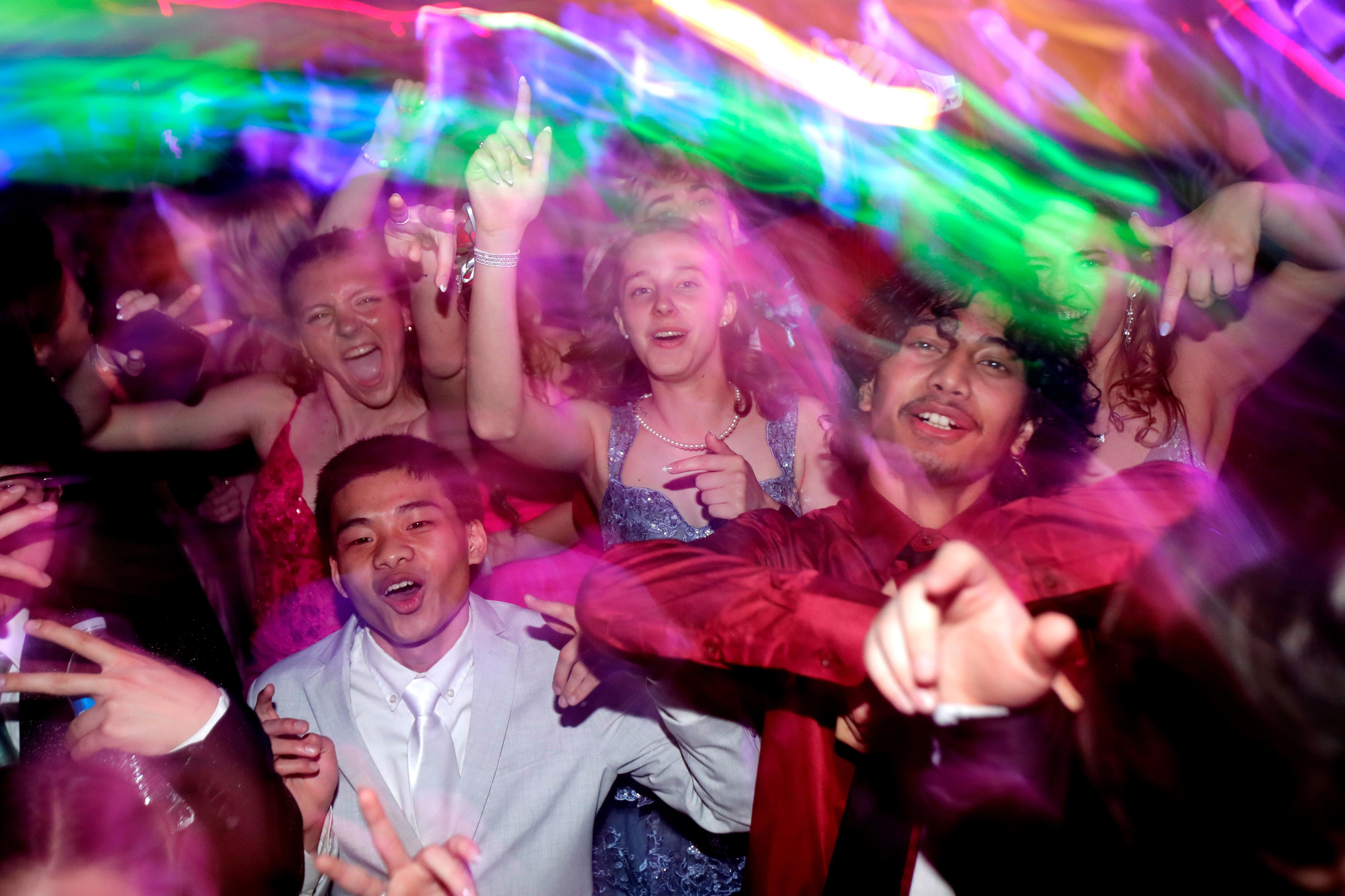 Appleton-area high schools announce prom dates and venues