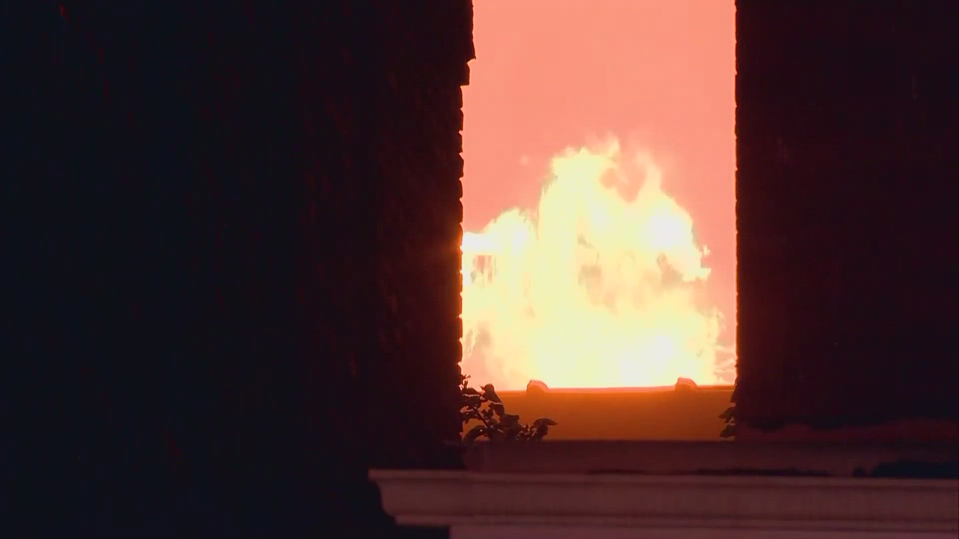 Large fire near Amtrak tracks delays trains coming into DC