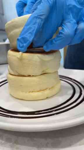 Soufflé Pancakes and Chocolate Mousse That Feel Like a Cloud