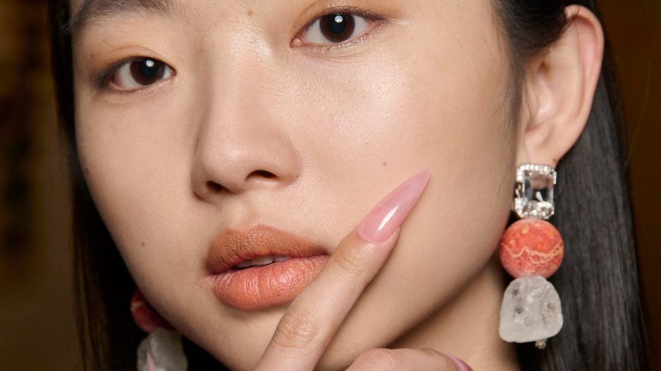 Trendy nehty na jaro 2025 podle Korejek: Inspirujte se jelly nails i ...