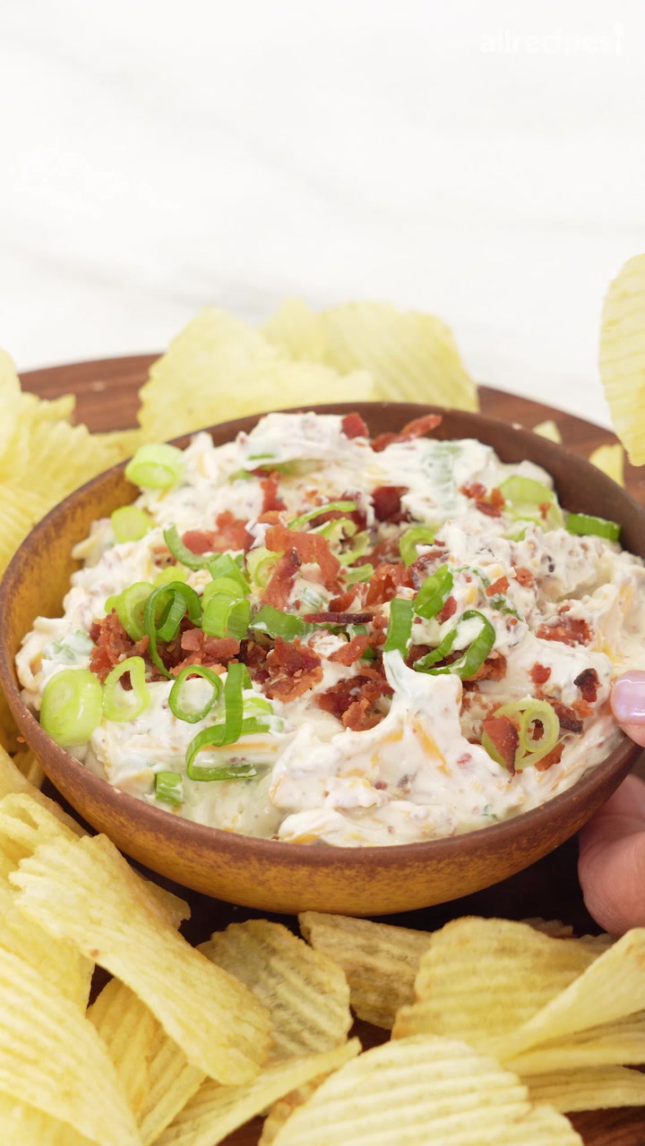How to Make a Tailgate-Ready Loaded Baked Potato Dip