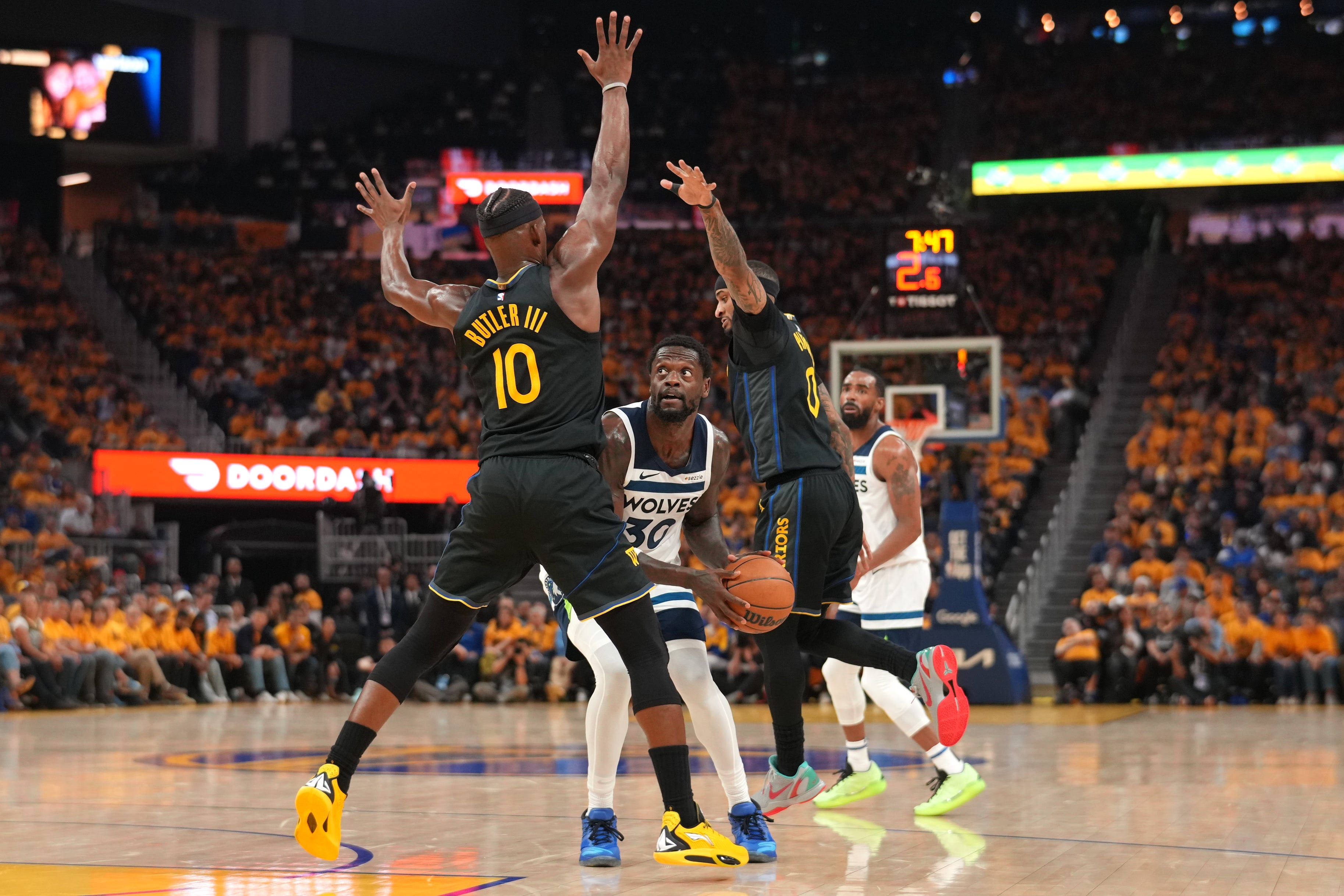 Anthony Edwards, Julius Randle take over to lead Timberwolves past ...