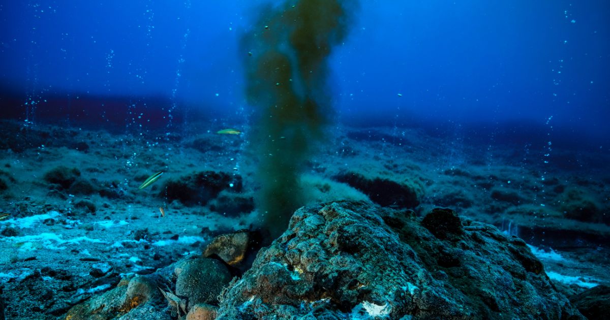 Major Underwater Volcano Off US Coast Is Showing Signs of Impending ...