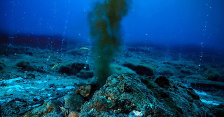 Major Underwater Volcano Off US Coast Is Showing Signs of Impending ...