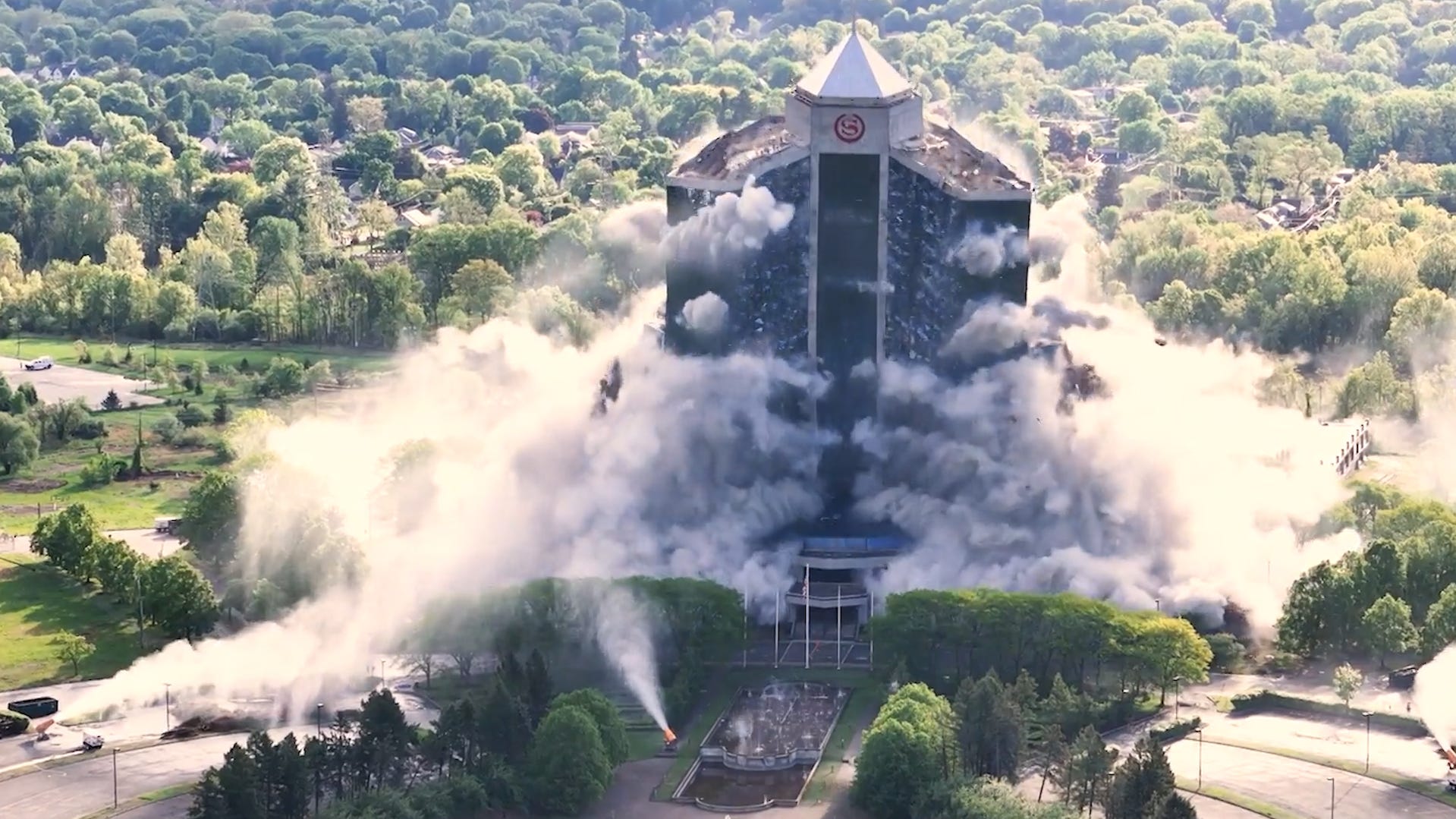 WATCH: 25-story Sheraton hotel implodes, turns into dust as part of ...