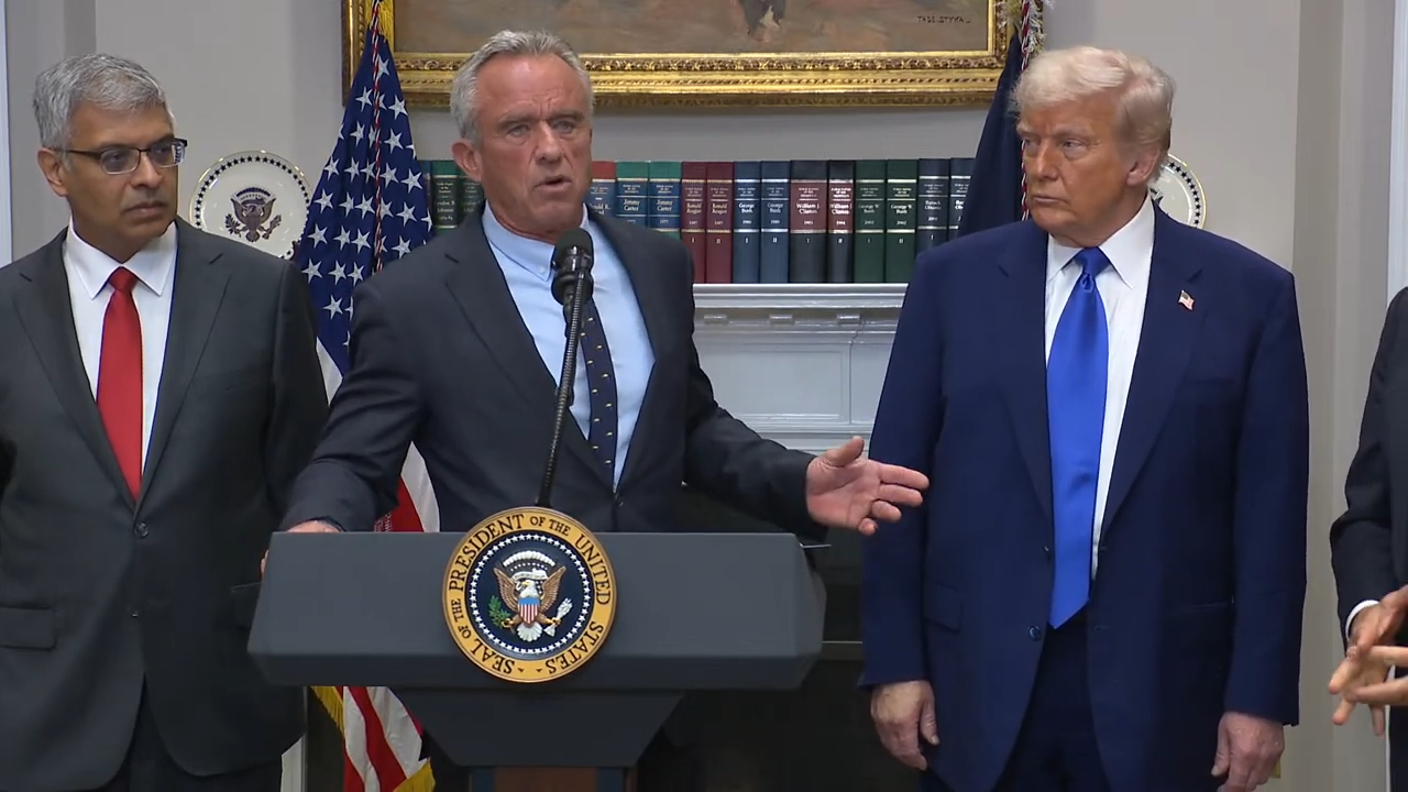 'But He Can't Be Bought': RFK Jr. Makes A Fool Of Himself, Admits Trump ...