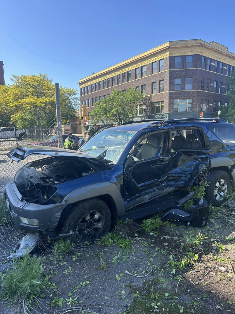 Three hospitalized after car crash in Springfield