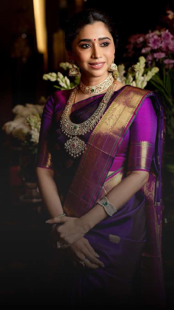 7 Beautiful Silk Sarees Inspired By Aarti Ravi For Pooja