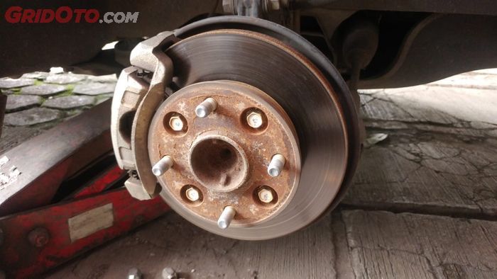 Kenapa mobil matic lebih sering jajan kampas rem dibanding mobil manual ...