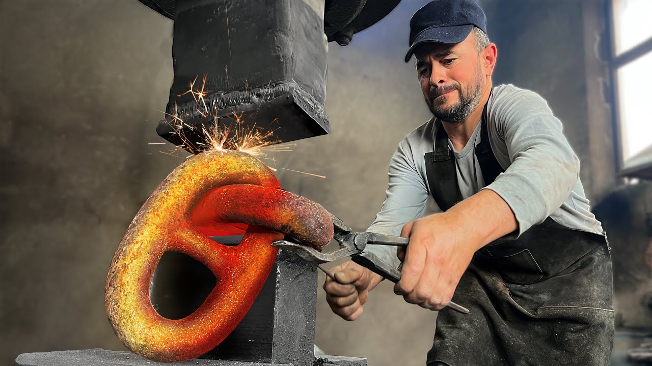 From Chain to Mirror Blade – Forging Beauty in the Master’s Forge!