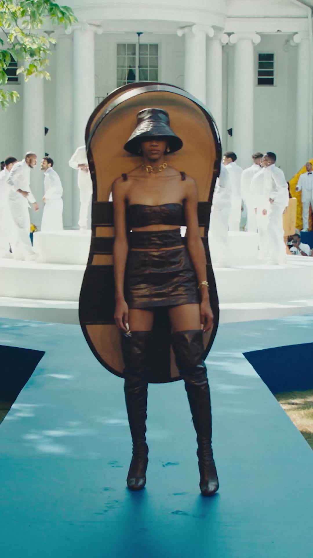 How to Walk Like a Top Model