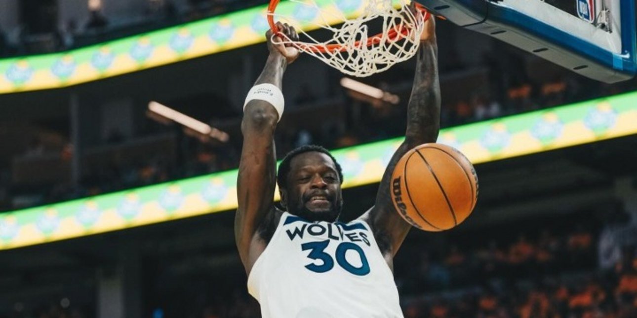 NBA: Μία νίκη από την πρόκριση απέχουν Τίμπεργουλβς και Νικς