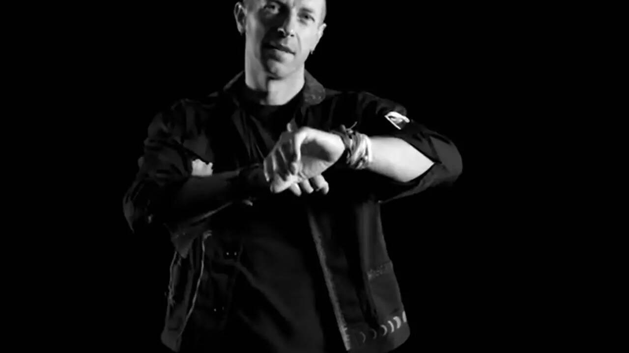 Rappers use sign-language to make some noise