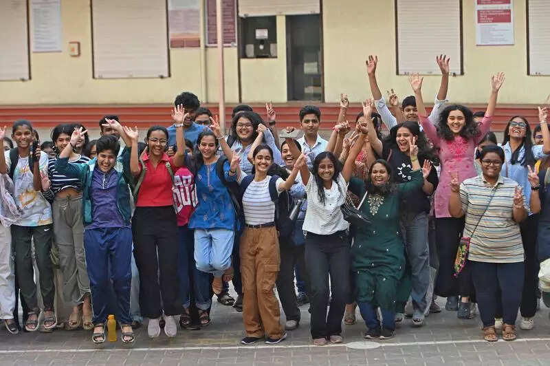 CBSE Class 12 Results 2025: Girls outshine boys with 91.64% pass rate ...