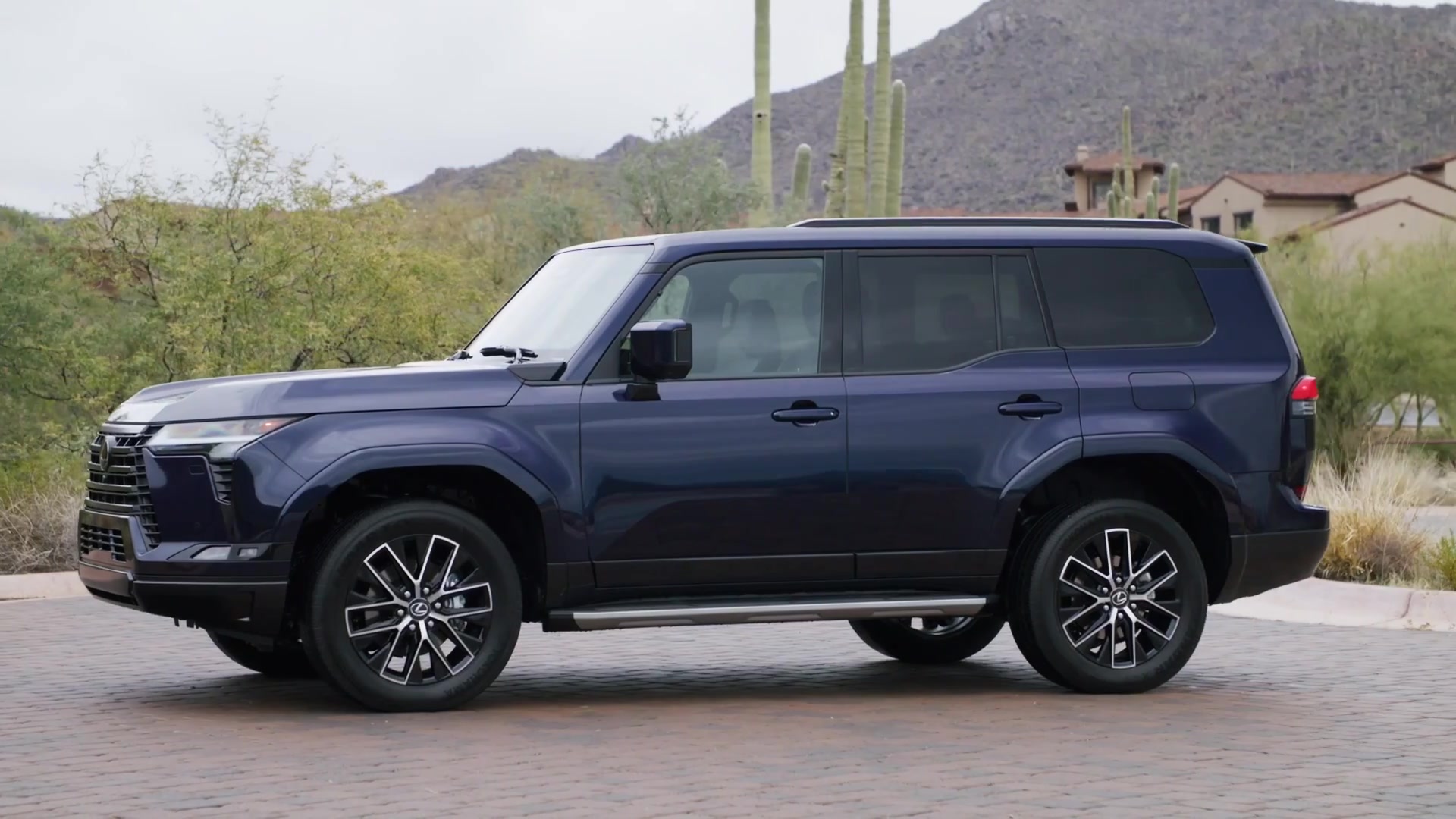 2025 Lexus GX Premium+ Design Preview in Night fall Mica