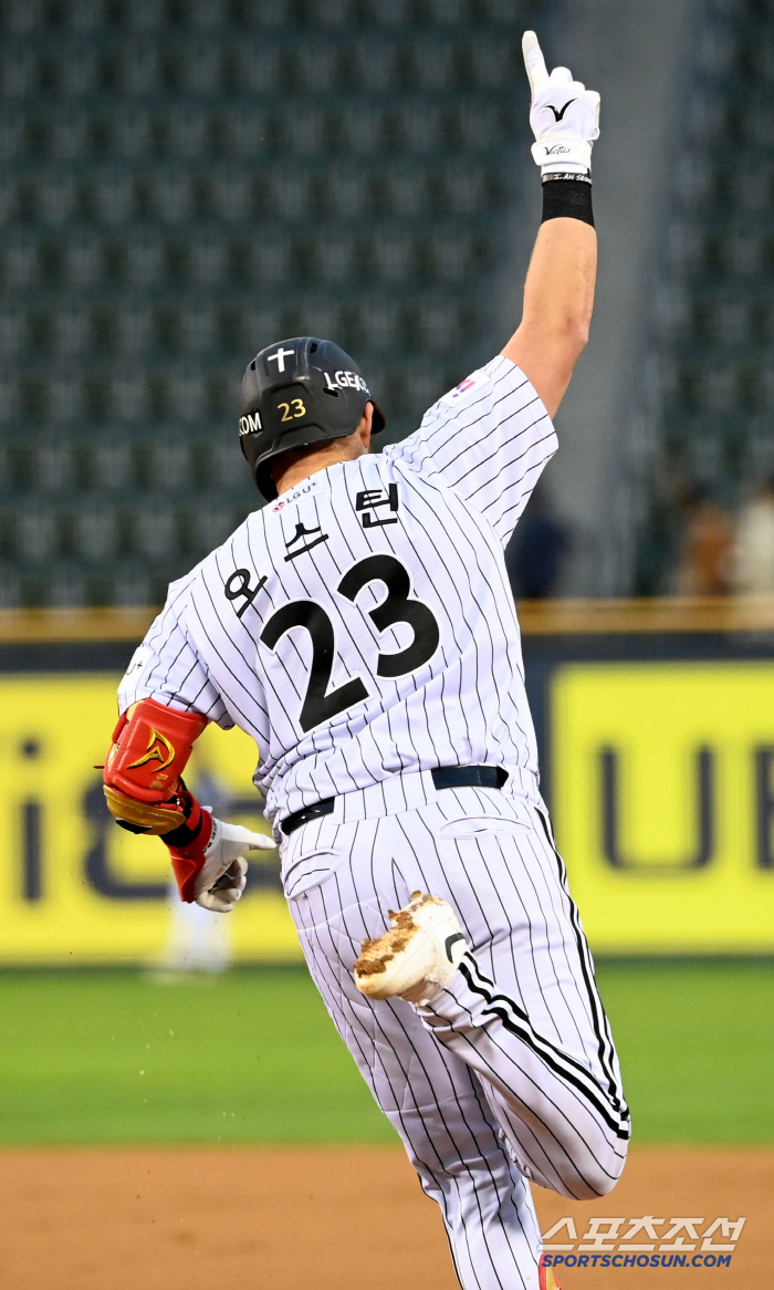 Defender collision → 4 games out of dizziness → 1st at-bat solo shot ...