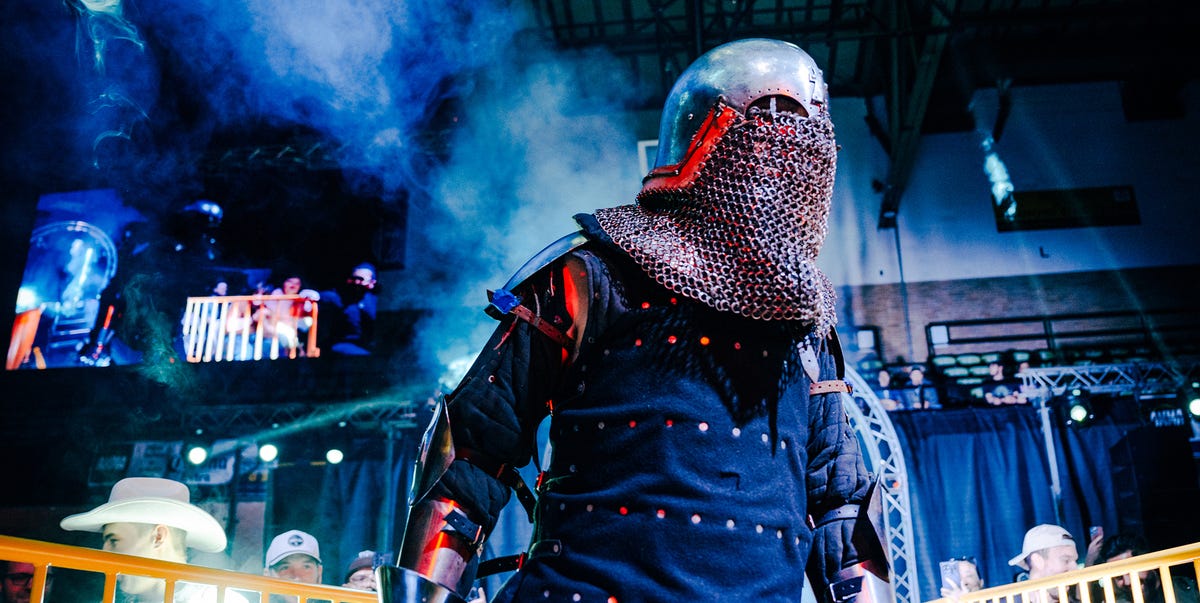 Inside the Very Peculiar and Wildly Popular World of Armored Medieval ...