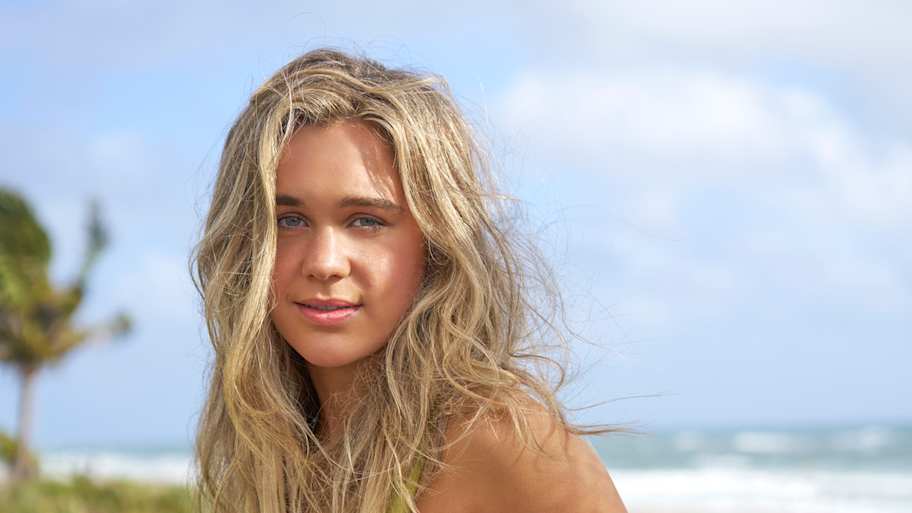 Ali Truwit Made a Splash With These 7 Mesmerizing SI Swim Pics From Florida