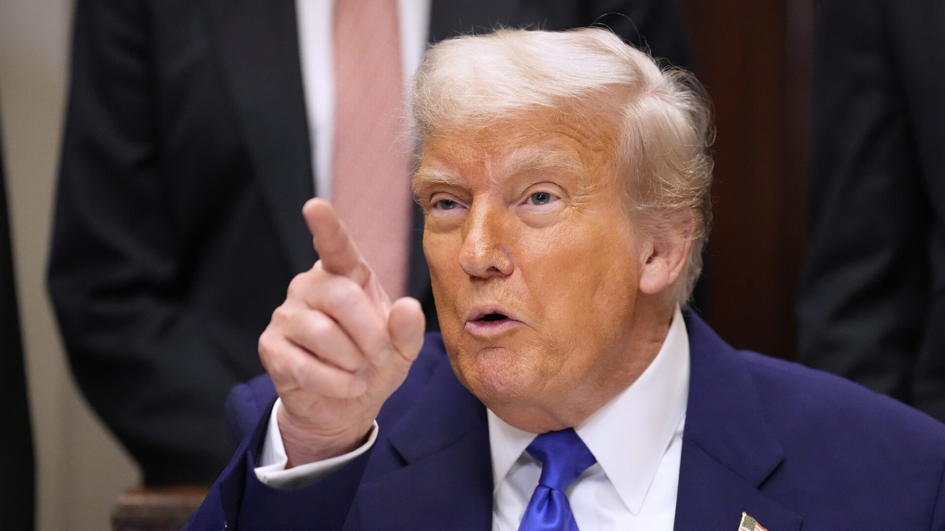 ‘God bless Trump’: US President takes on Big Pharma in latest executive ...