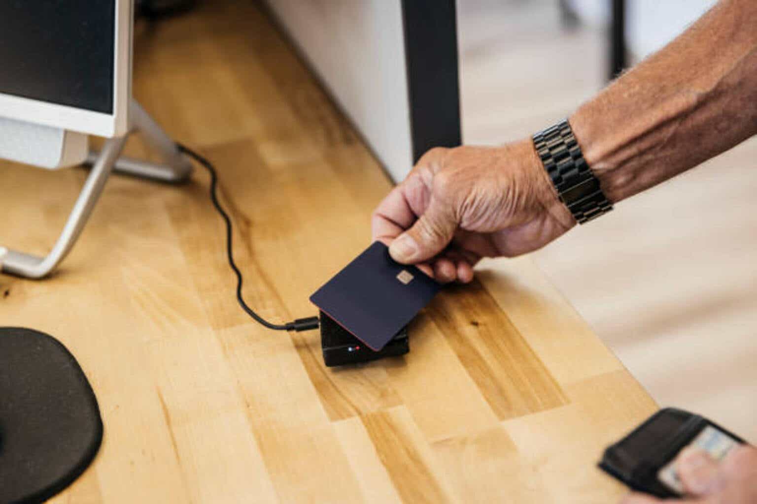 JPMorgan Chase credit card delinquencies tick down, charge-offs bounce up