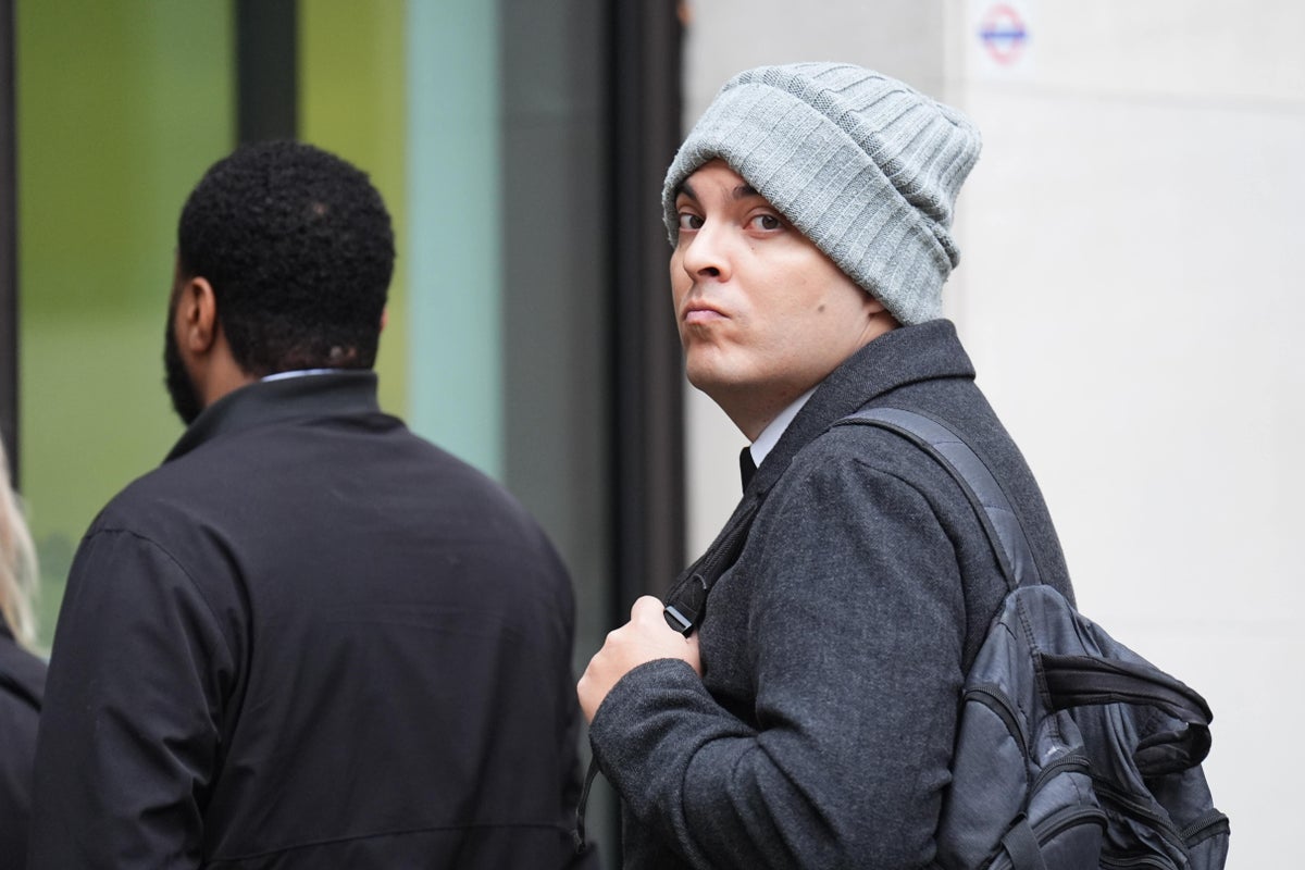 Former police officer jailed for inappropriate relationship with girl ...