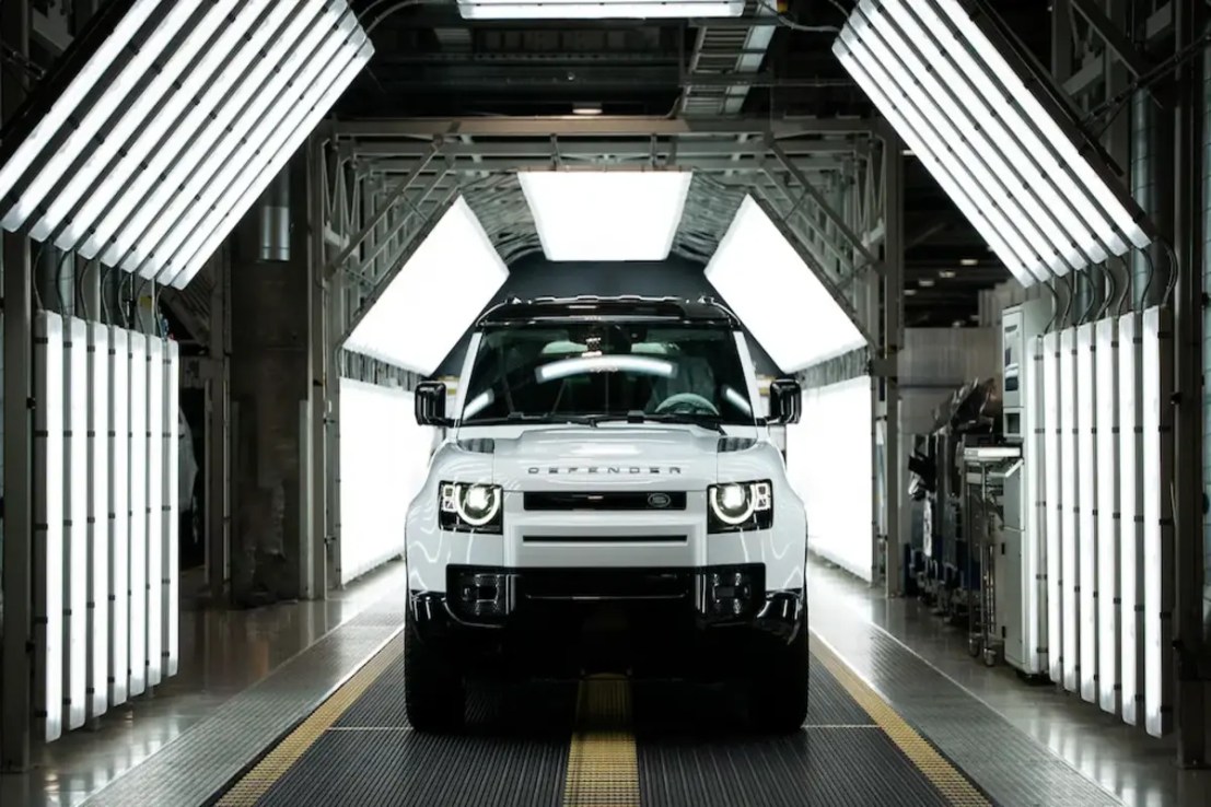 Jaguar Land Rover rakes in £2.5bn profit despite stalled sales