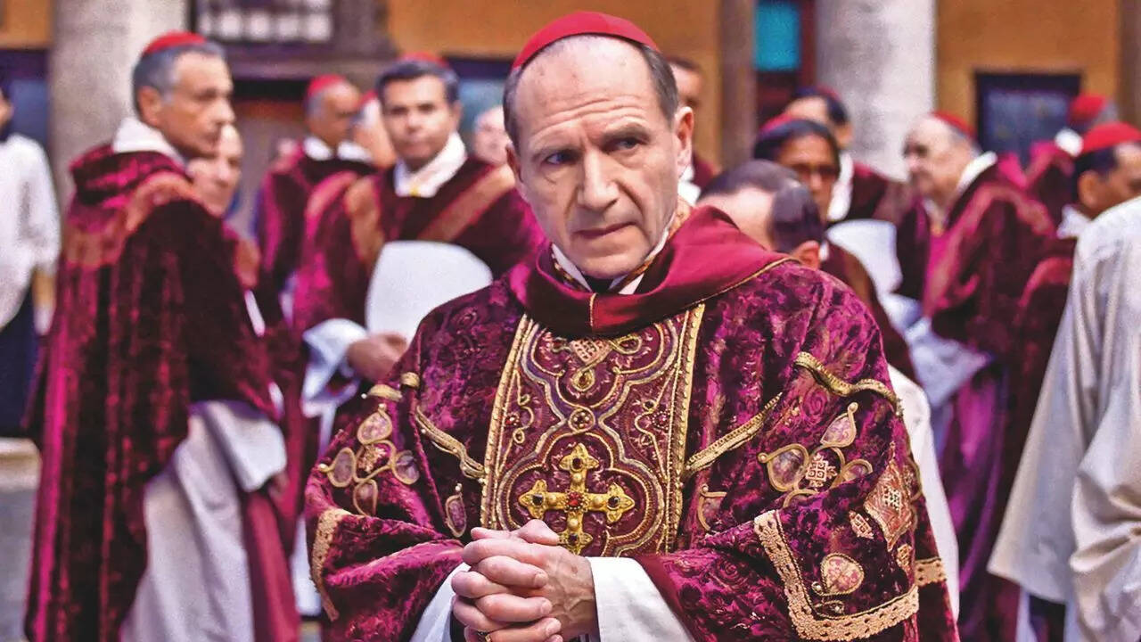 Holy scripts, sacred sets: Pope culture in cinema