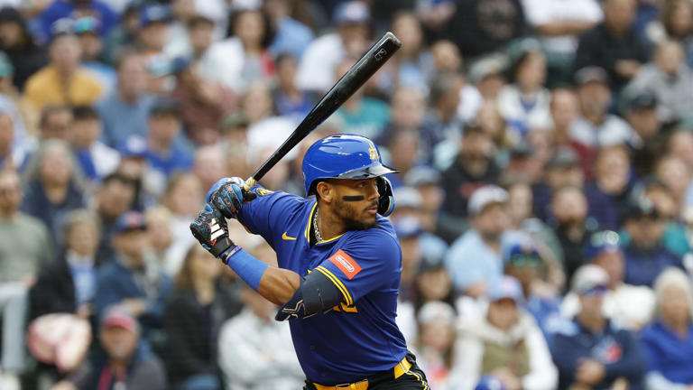 Julio Rodríguez is here to hit