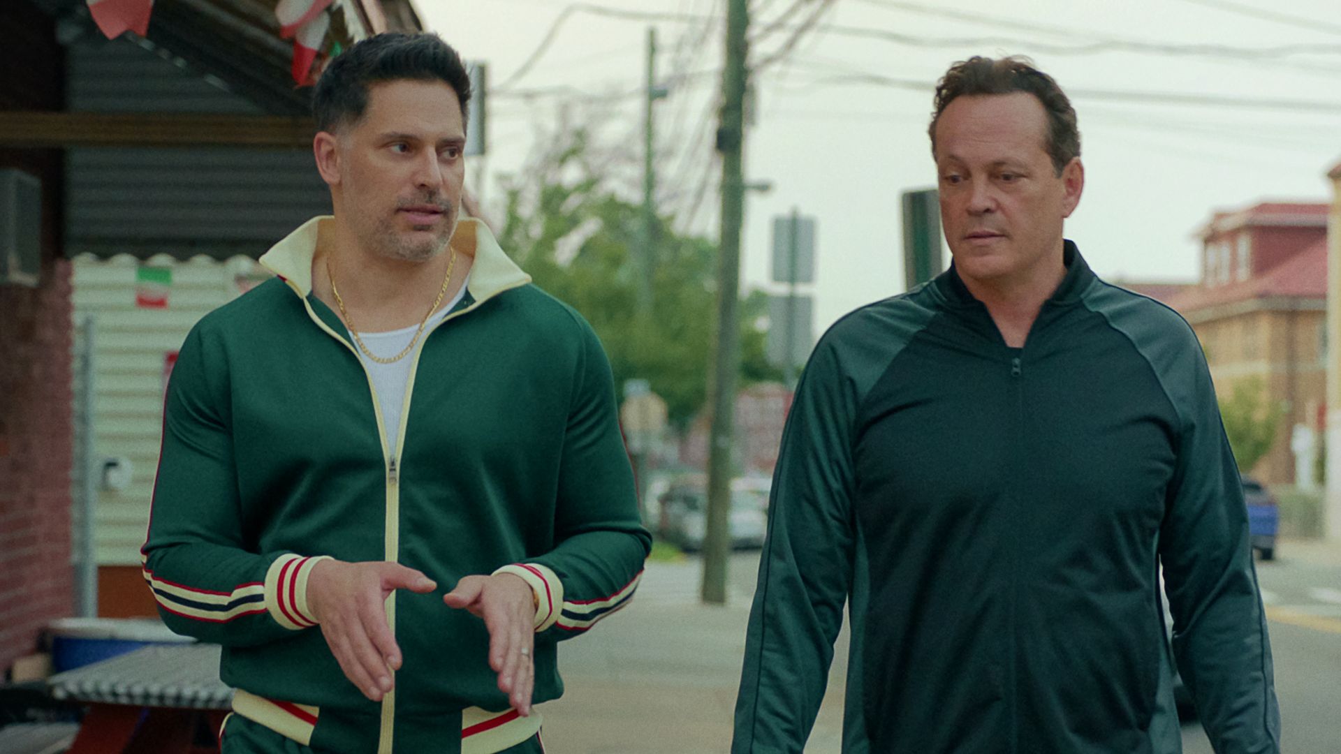 Netflix fans praise 'crowd-pleasing' new drama - with stellar cast