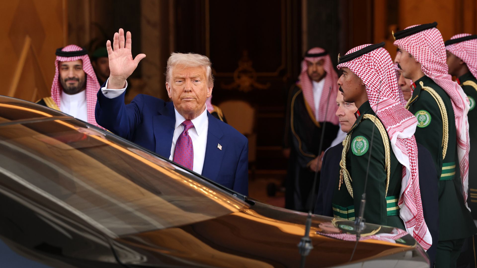 Trump falls asleep in his chair in Saudi Arabia