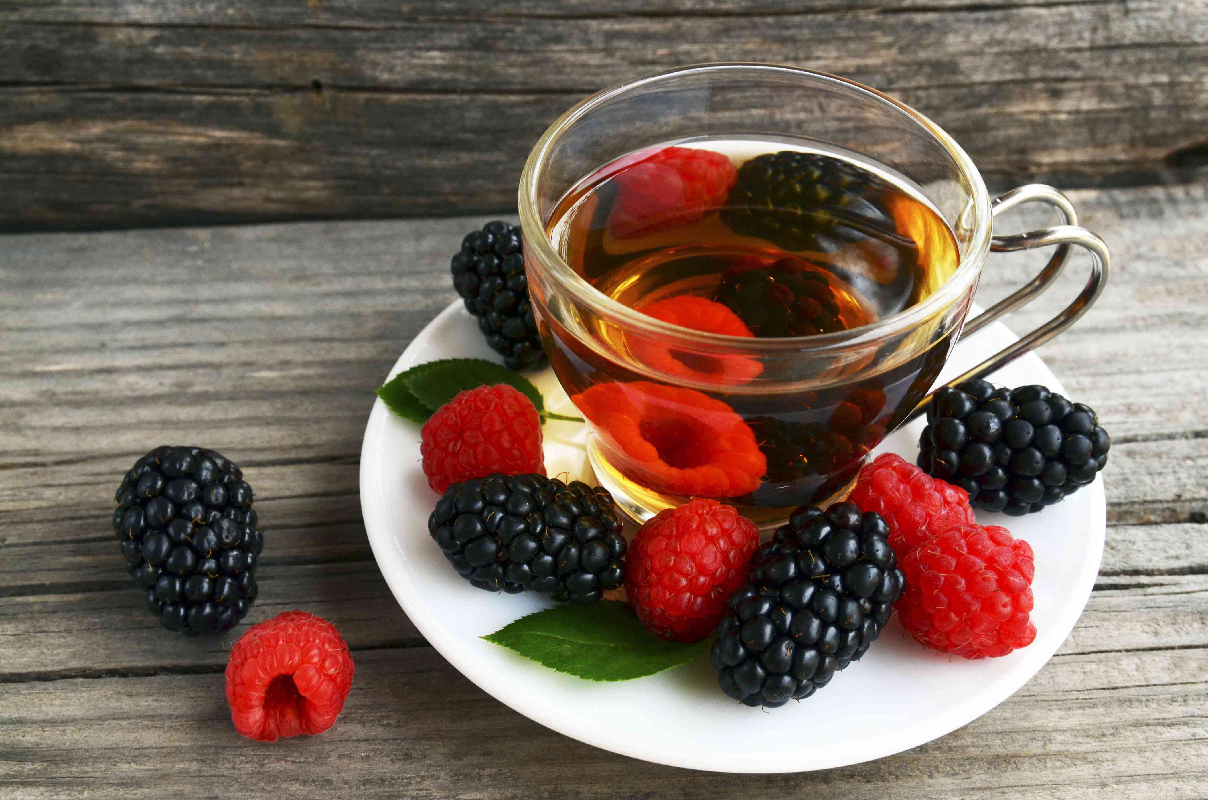 Tea, Berries, and Other Flavonoid-Rich Foods May Help You Age Better ...