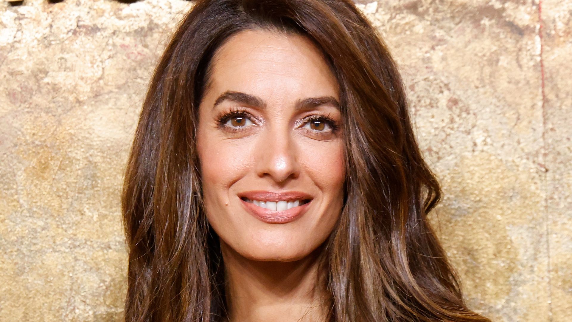 Is this Amal Clooney's $9 anti-aging hair trick?