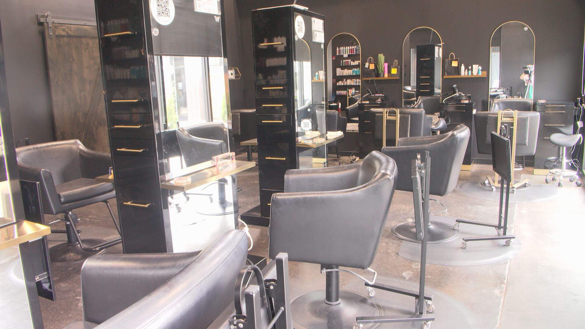 Hair salons seeing fewer clients amid economic uncertainty