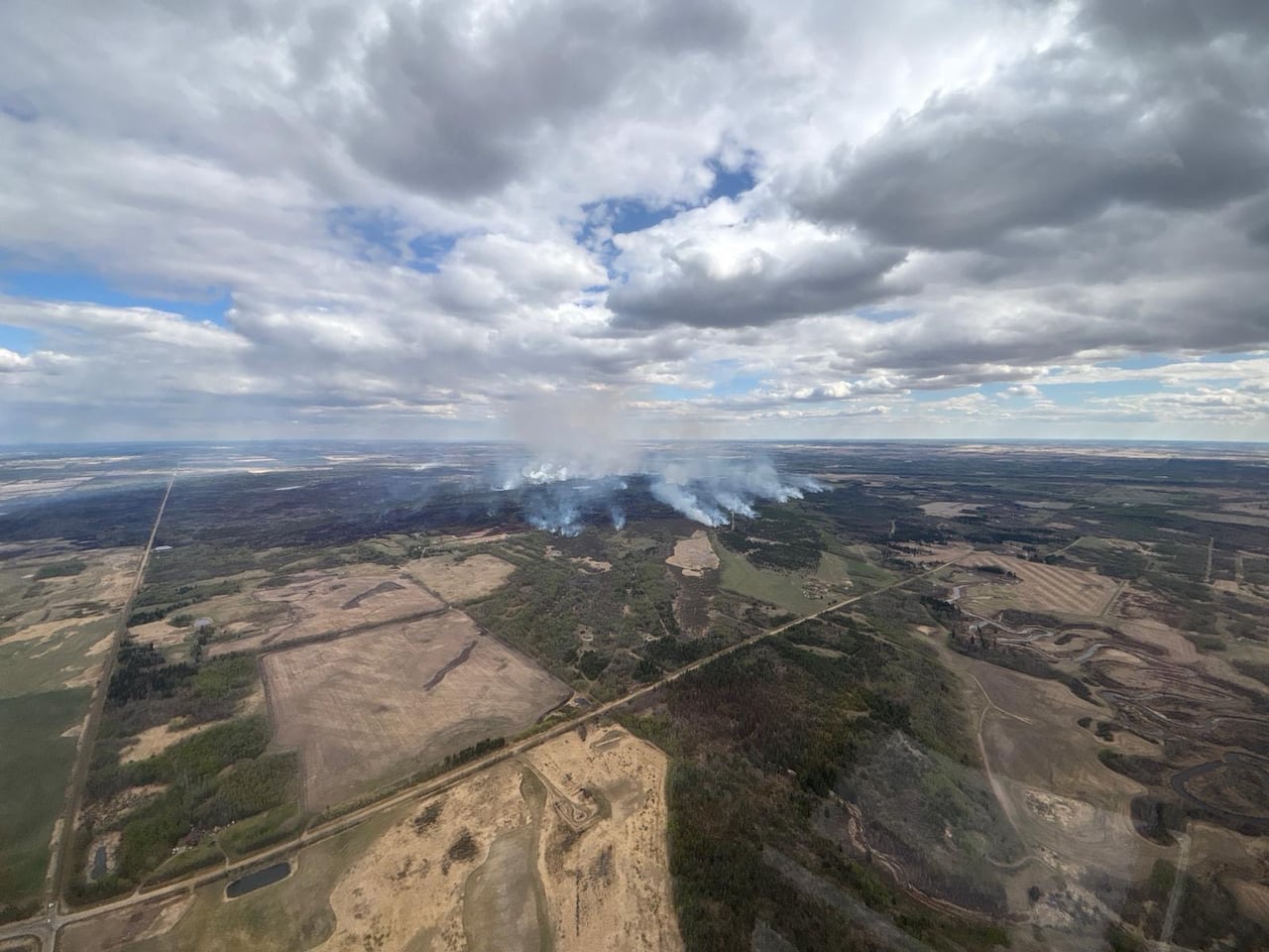 Re-entry centre for Redwater wildfire evacuees to close, signalling end ...