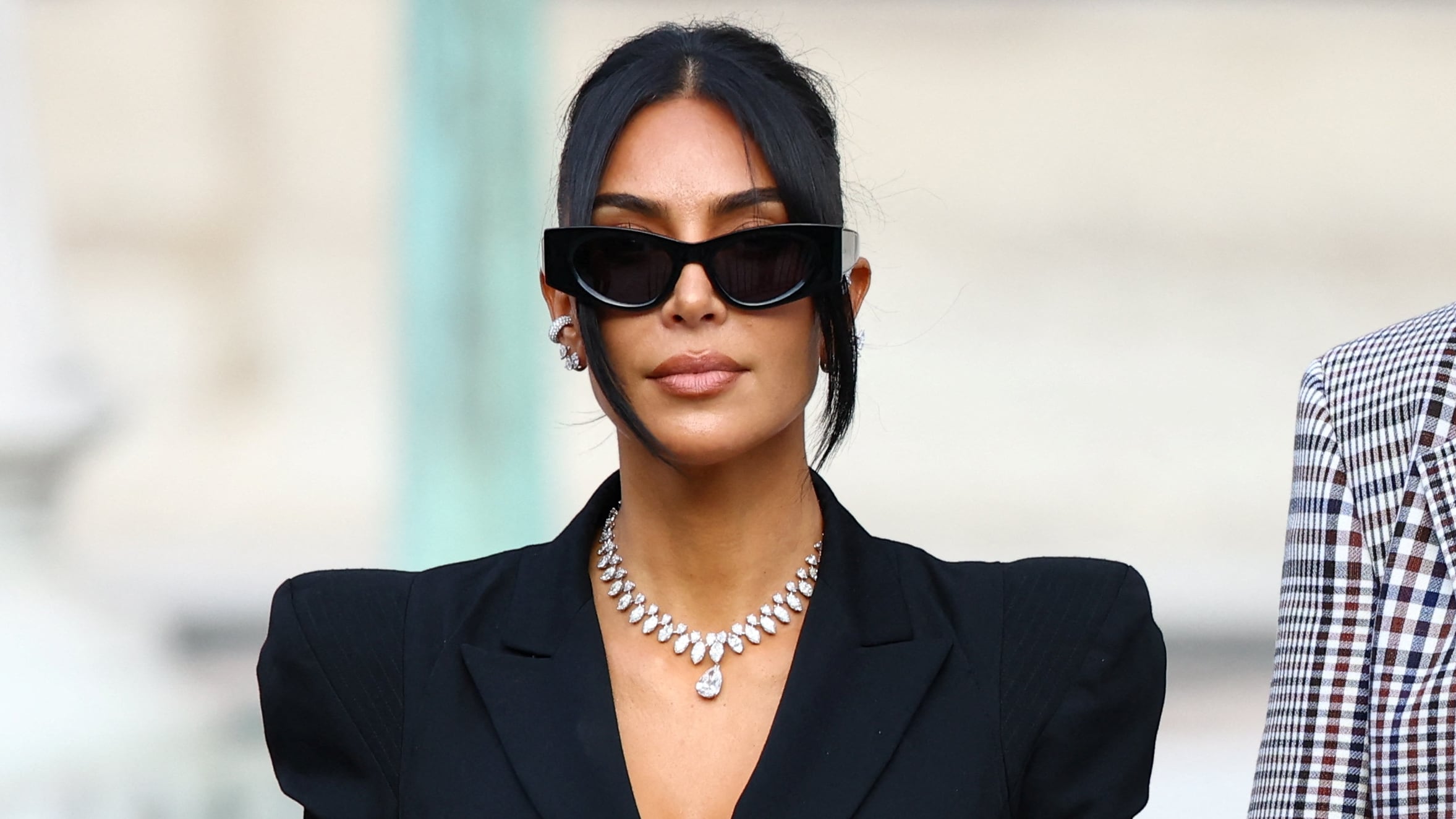 Kim Kardashian Shows Up to Jewelry Heist Trial Dripping in 80 Diamonds