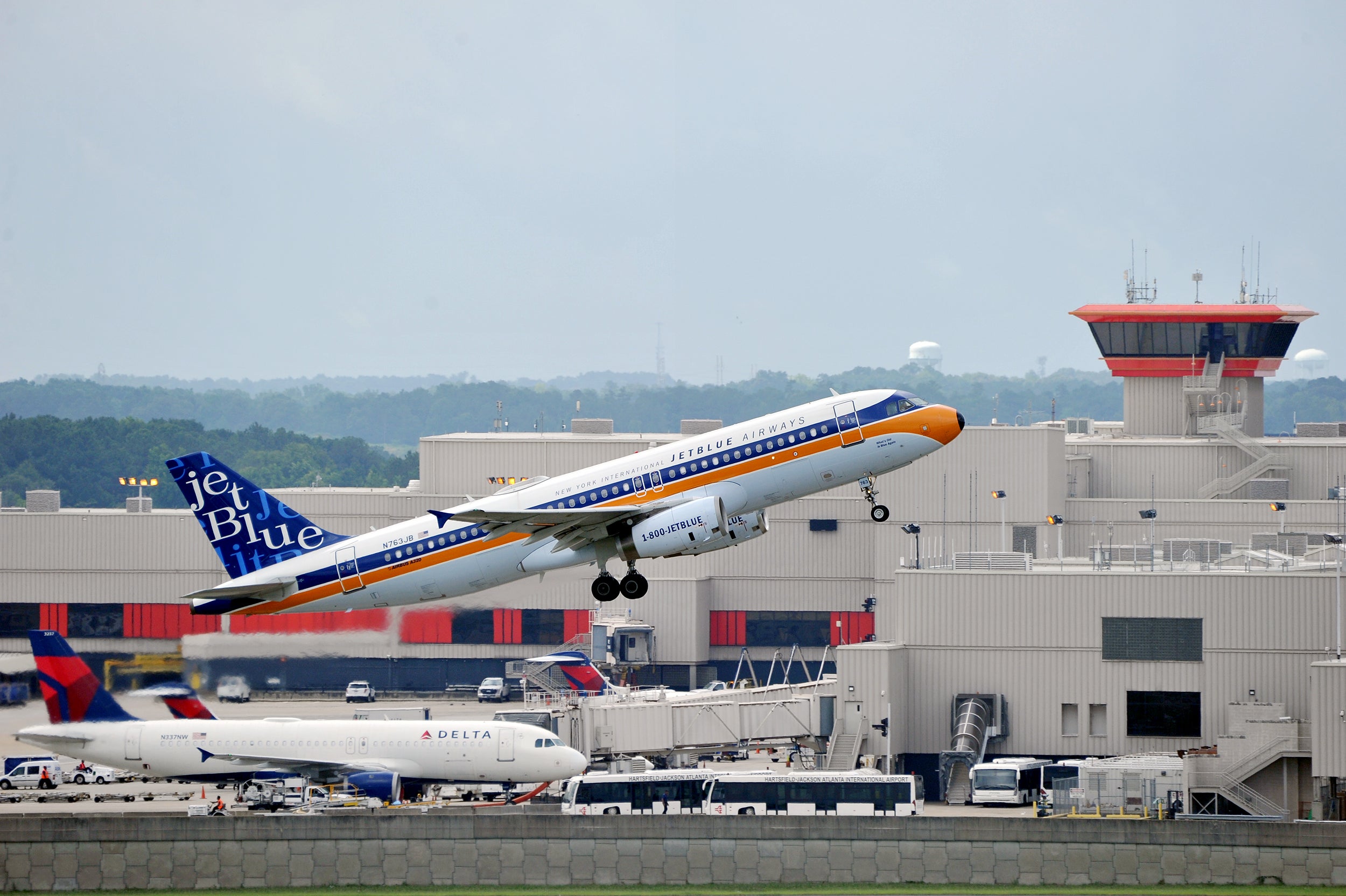 JetBlue flash sale: Round-trip flights to Europe from $189 [book by ...