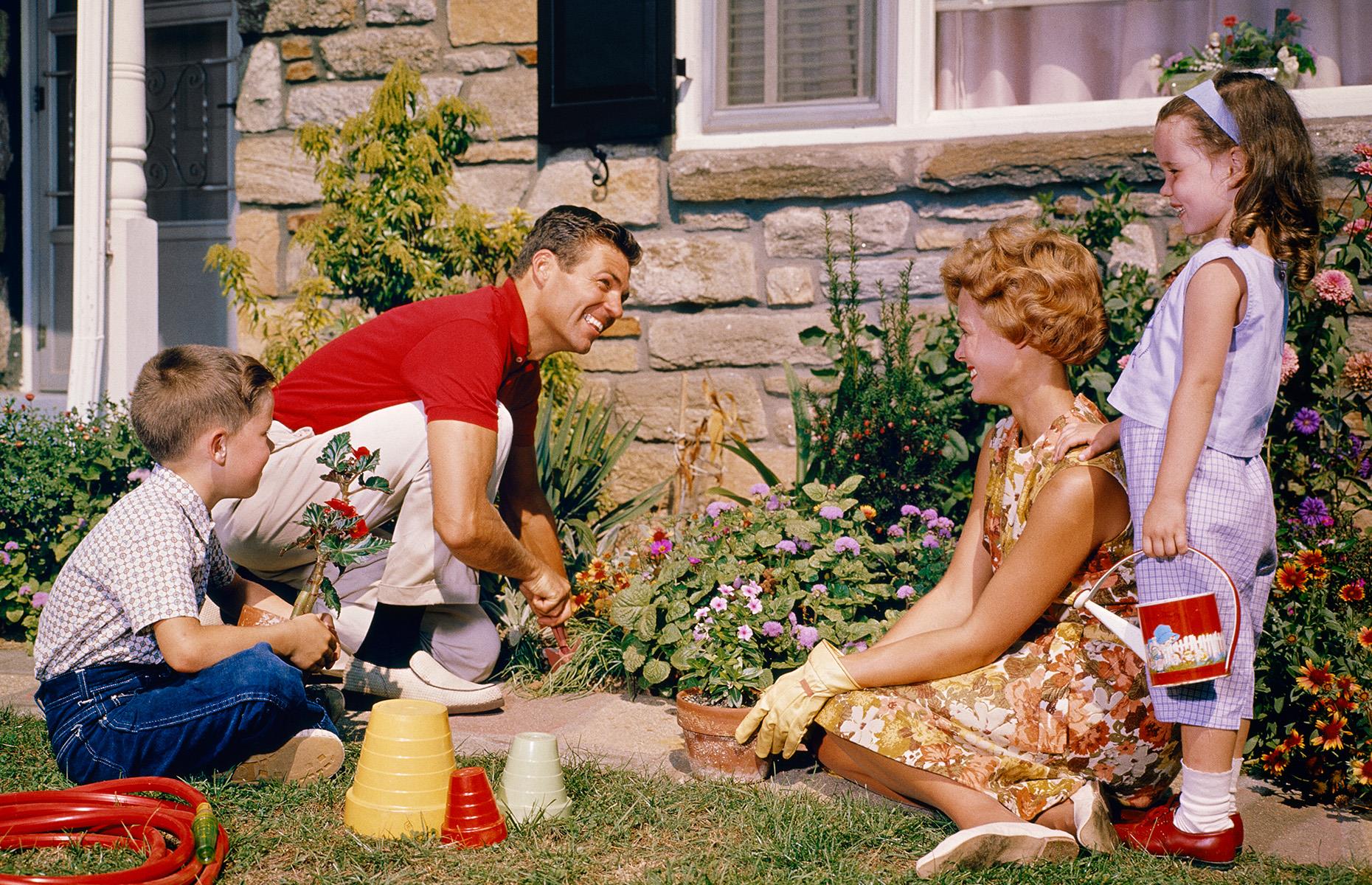 Rare Vintage Photos Reveal How Americans REALLY Lived in the 1960s