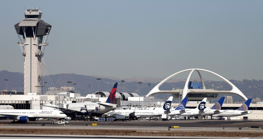 Golf legend’s private jet makes emergency landing at LAX