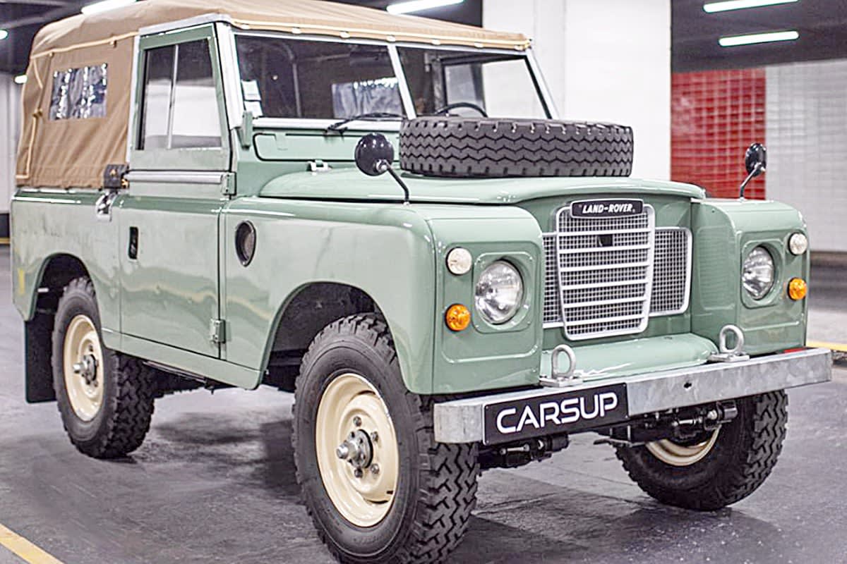 This $200K Electric Land Rover Is a Time Machine for Car Lovers