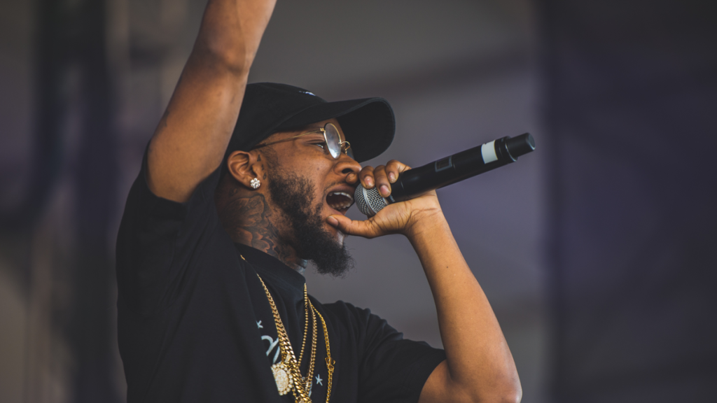 Tory Lanez Remains Alive After Being Stabbed 14 Times In Prison; Singer ...