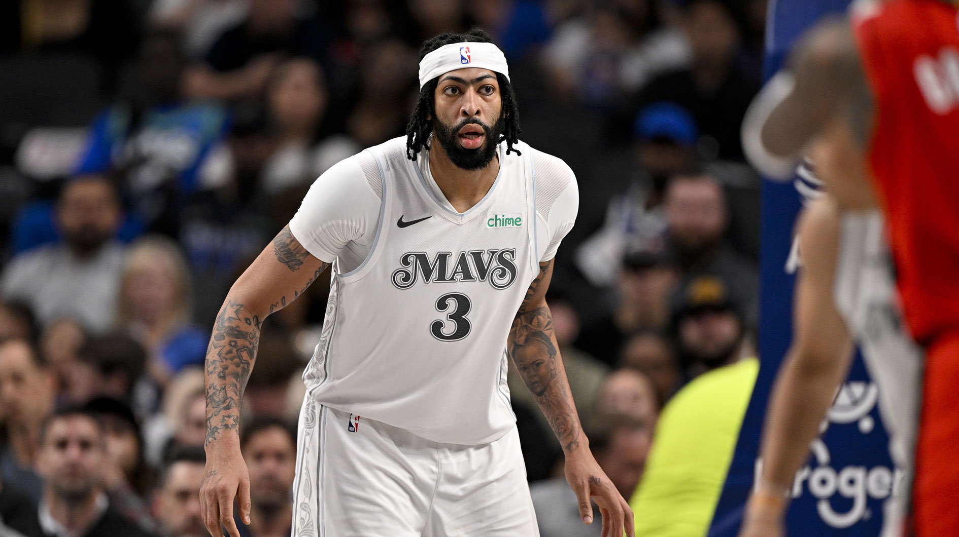 Fans notice Anthony Davis’ body in Mavericks training camp
