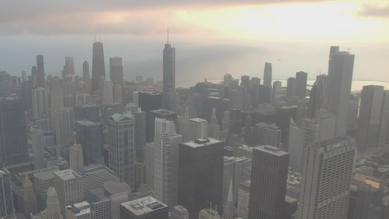 Chicago weather: Patchy fog gives way to warmer temps