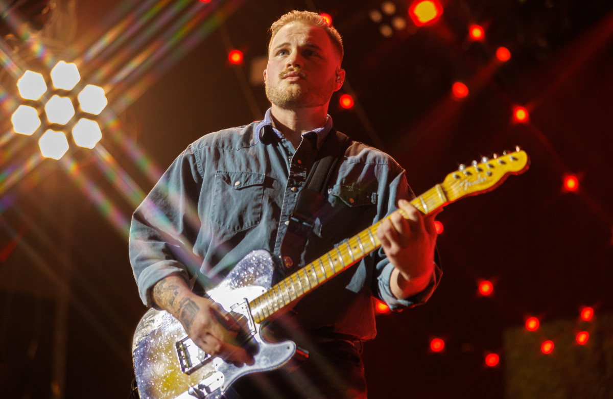 Country Artist Shades Zach Bryan Over Online Disagreement With 14 -Year ...