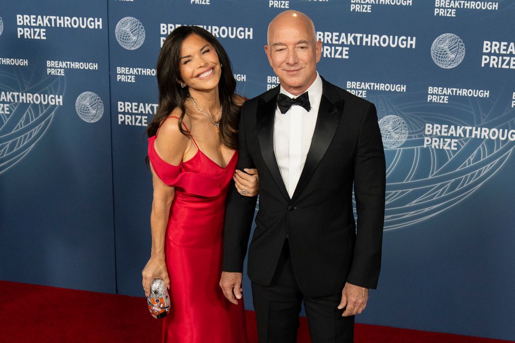Jeff Bezos makes U-turn with 'lengthy' prenup to protect $220bn fortune