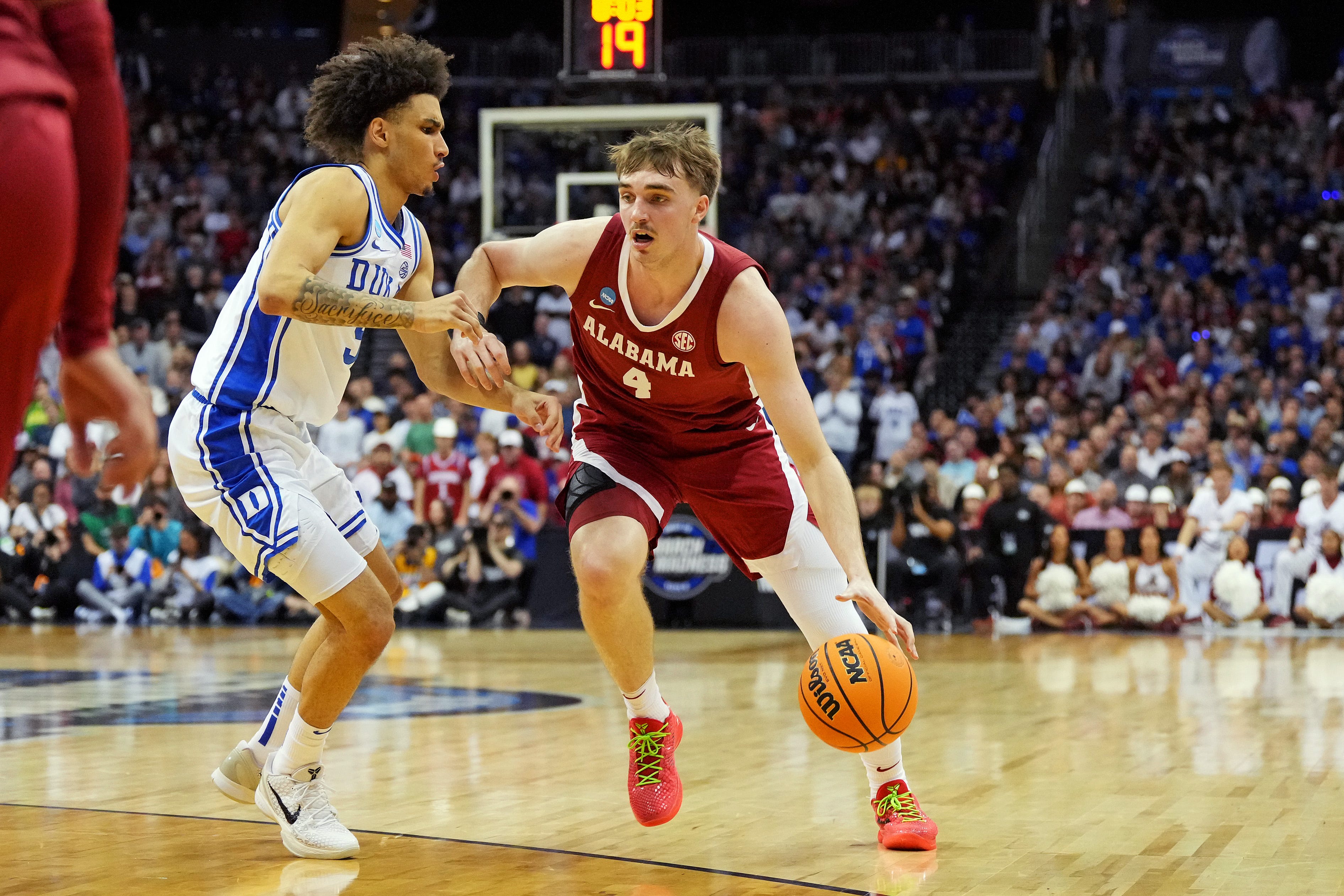 See Alabama basketball Grant Nelson's record-breaking shuttle run at ...