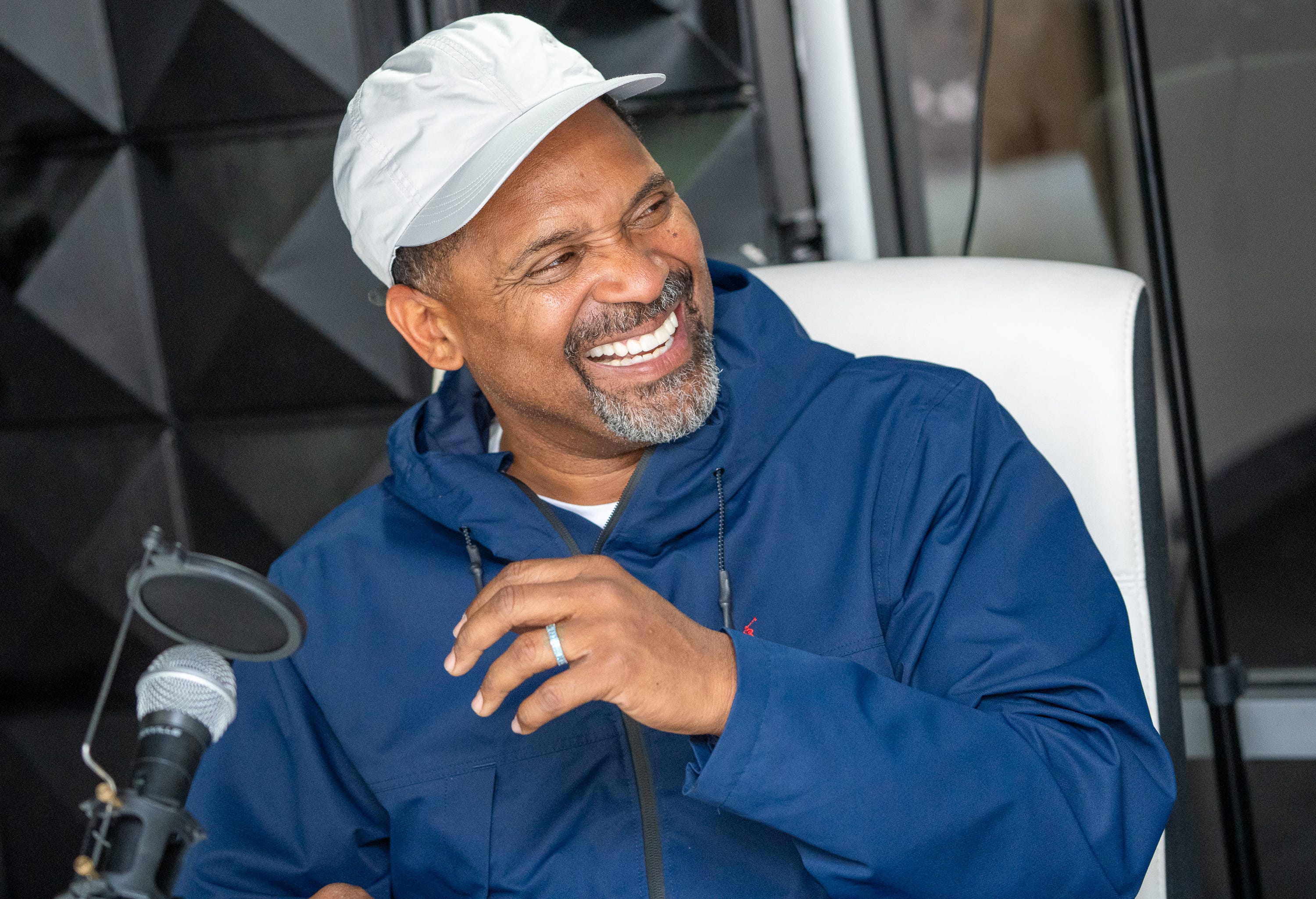 Mike Epps apologizes for Nicki Minaj jokes he made at Louisville show